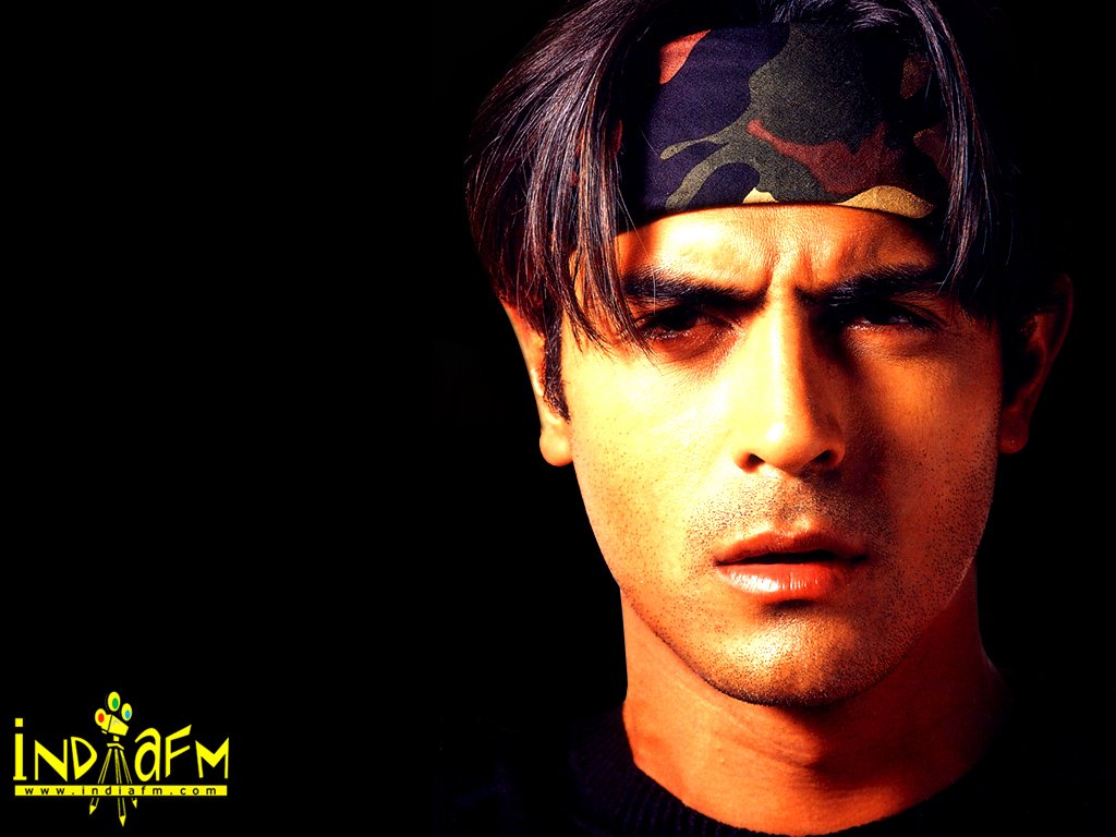 Bollywood Handsome Actor Arjun Rampal HQ Wallpapers