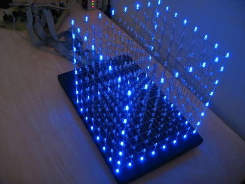 Cubo de LEDs 8x8x8 | Aberto até de Madrugada