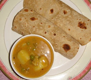 Taste of Mysore: Potato & Peas Sagu with Chapathi