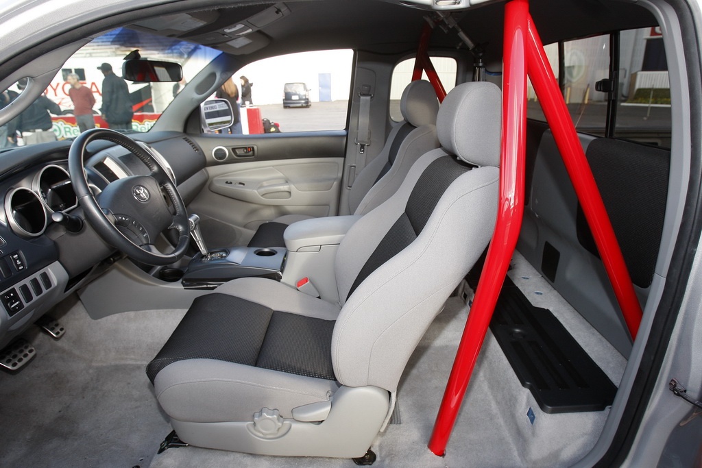 Car Design News: 2010 SEMA Show: Toyota Tacoma X-Runner RTR