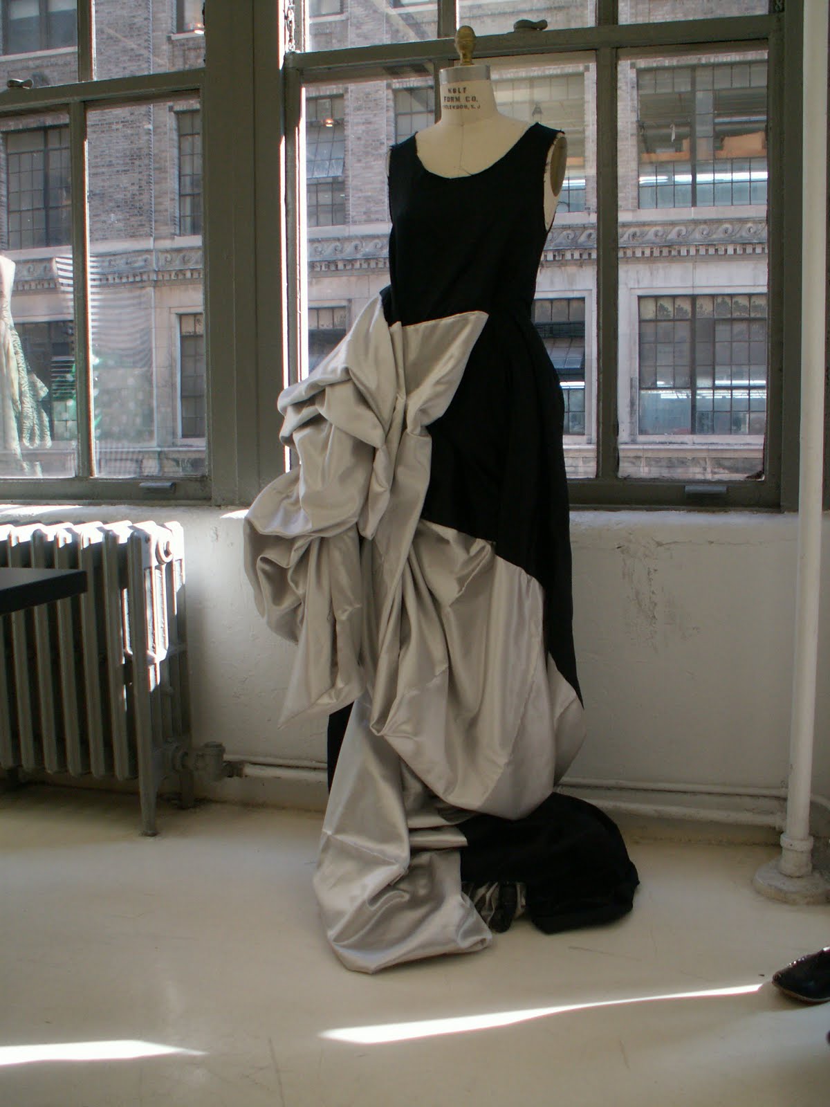 Timo Rissanen: Fashion Creation Without Fabric Waste Creation: Julian ...