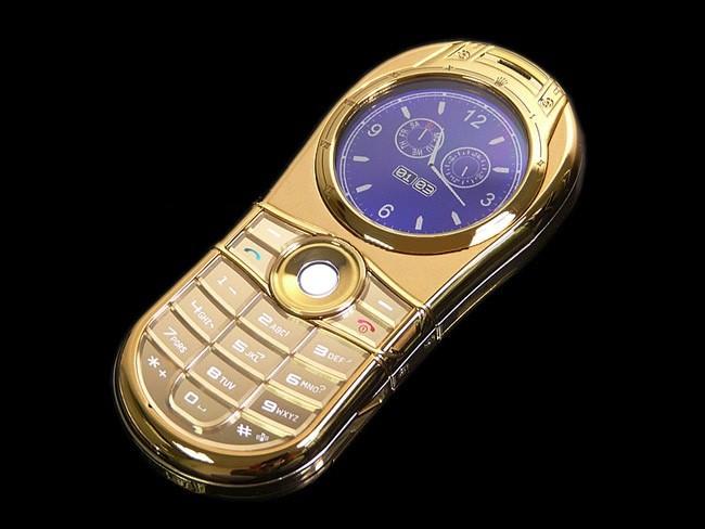 Anunturi vanzare telefon Versace V9 dual SIM
