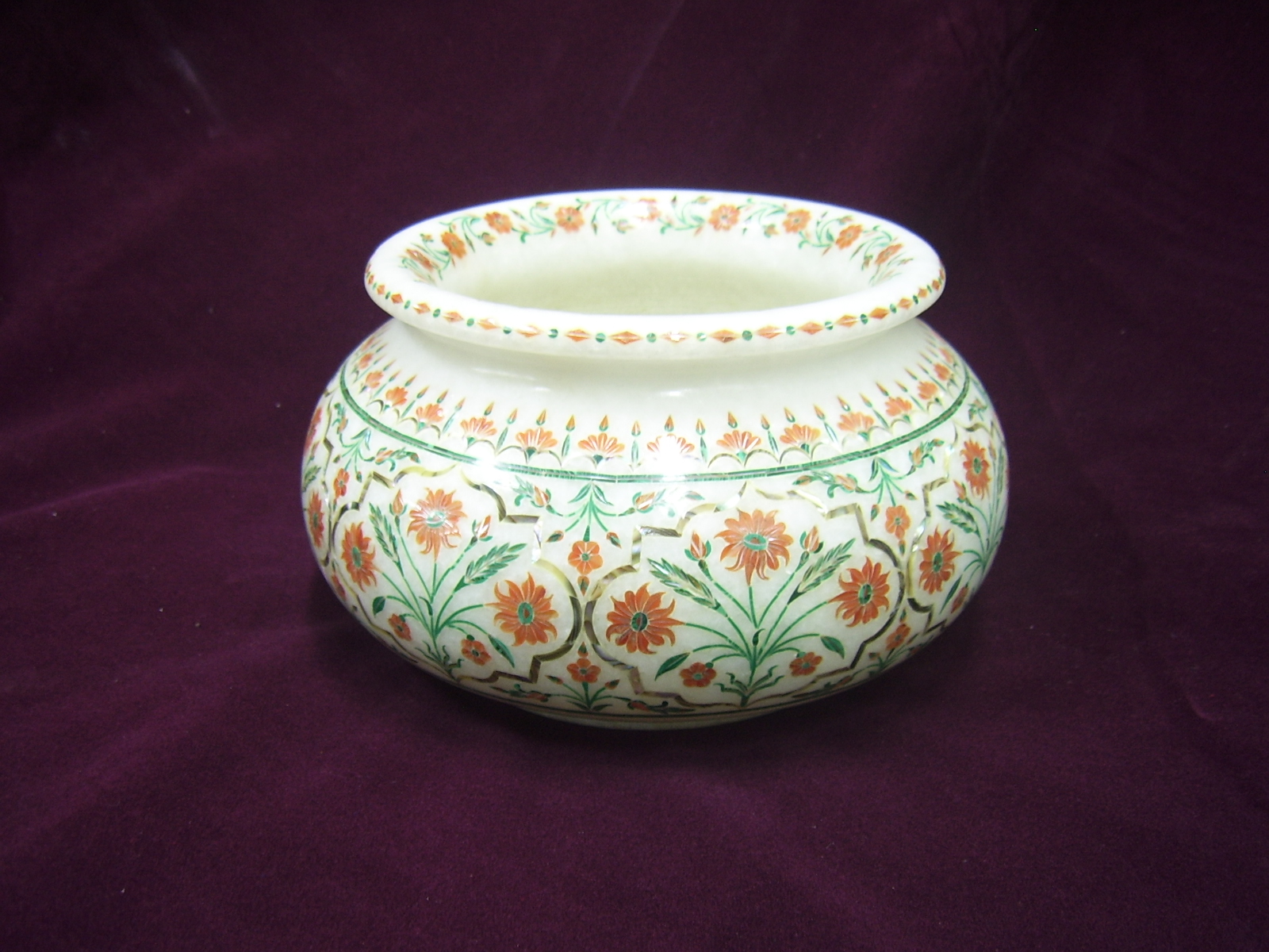 White Marble Pot 002
