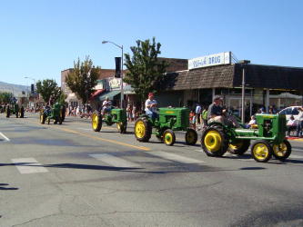 Highway Runner: OMAK STAMPEDE PARADE, OMAK, WA