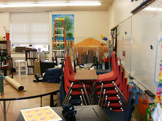 Aloha Kindergarten: The Reading Hut-Primative ;)
