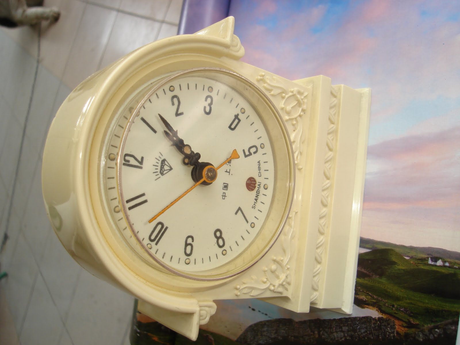 vintage watches: Shanghai diamond alarm clock rm180 new