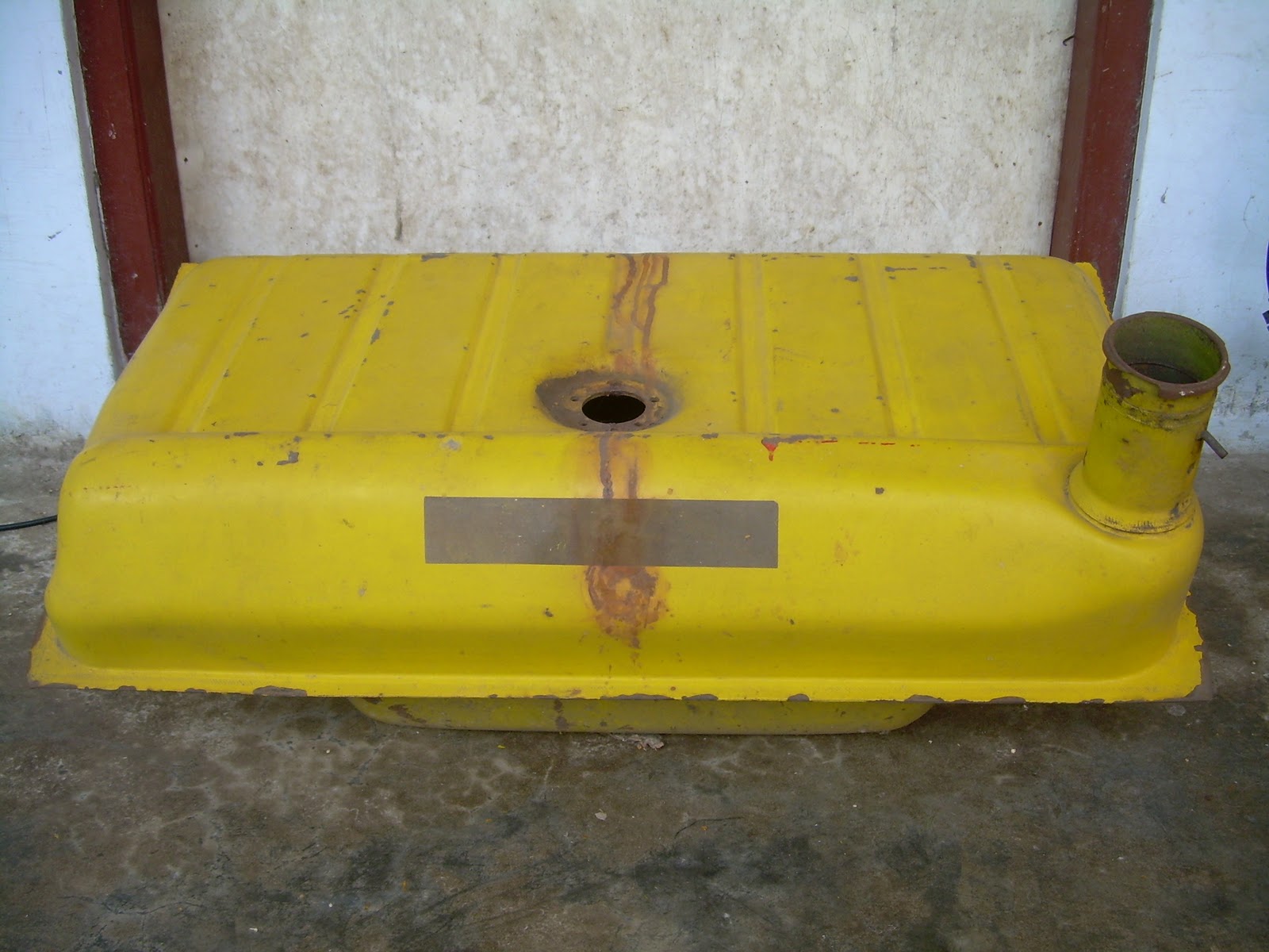 Junk Yard Corner: Fuel Tank VW ( Good Conditions )