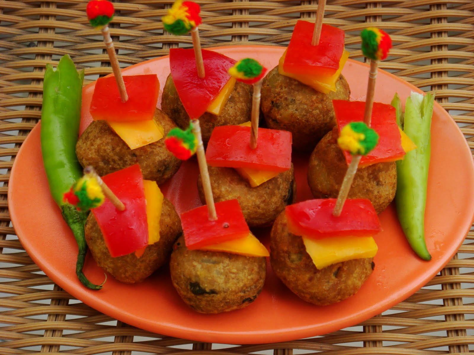 My Blogs-Food Delights: kacche kele ke kebab