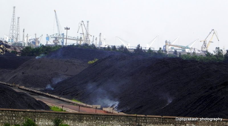 Online Paradeep: Imported cargos pile up at Paradip port on rake shortage