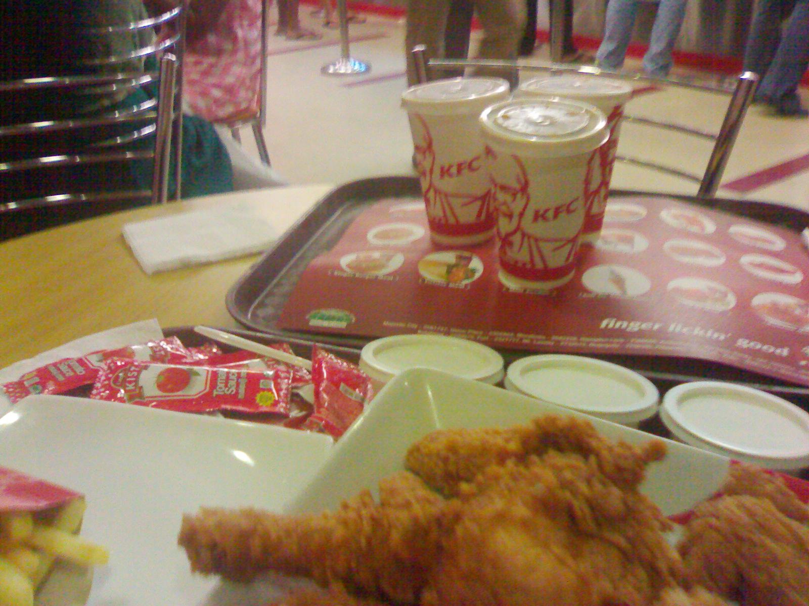 at KFC 09/05/2010 - WELCOME TO STARS PHOTOS