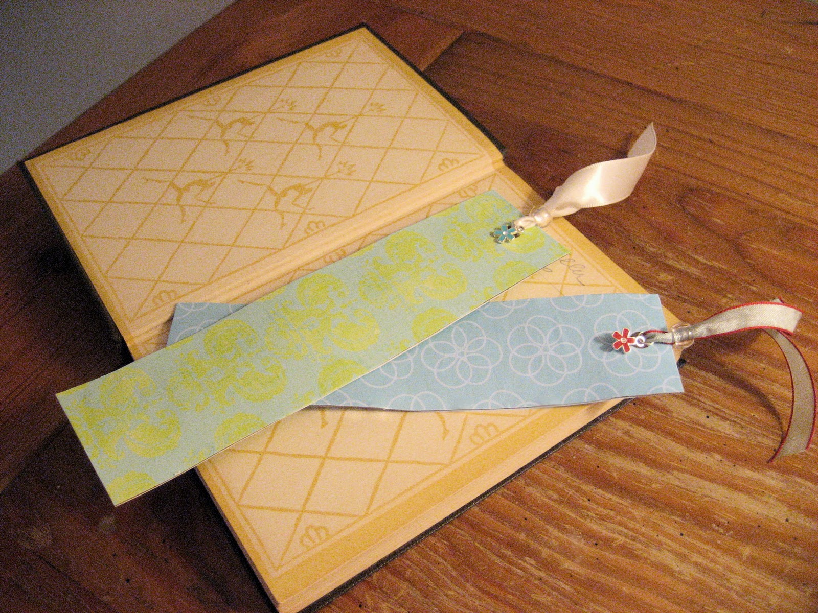 31 diy: Tutorial: Handmade bookmarks make a great back-to-school gift