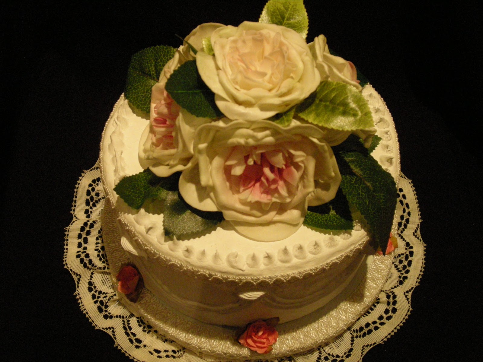 Lara Douglas: 1940s Faux Wedding Cake