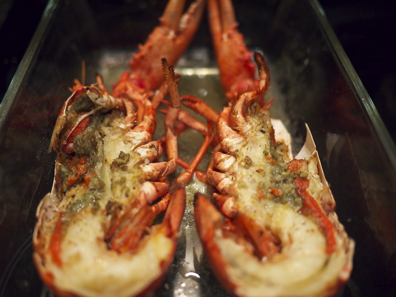 Cozinha ponto come: Lagosta no forno com massa e legumes gratinados
