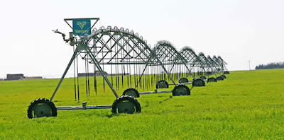 Agri Turf: Landboubesproeiing: Spilpunt / Center pivot irrigation