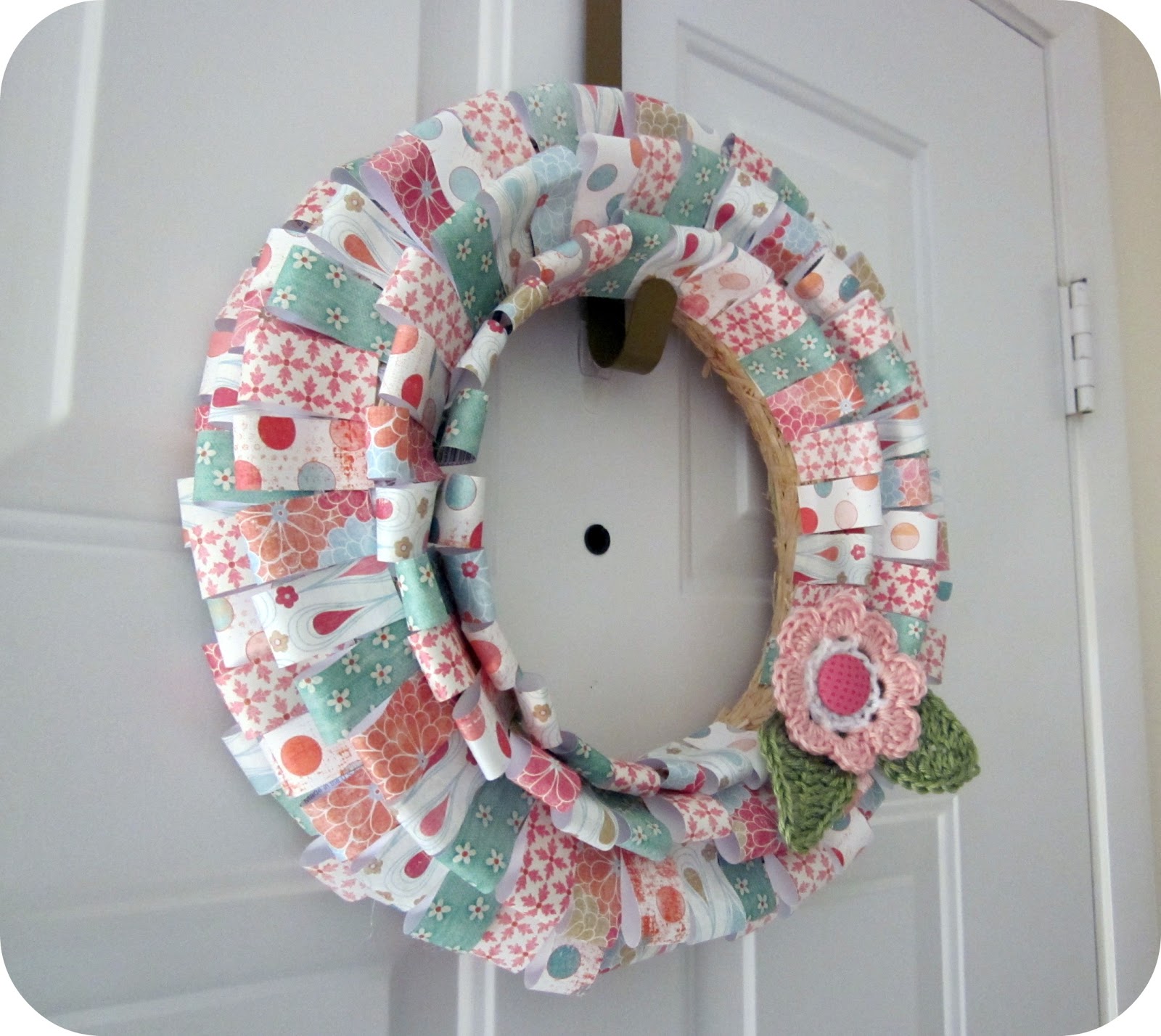 TristinandCompany: Patterned Paper Wreath - Remix!