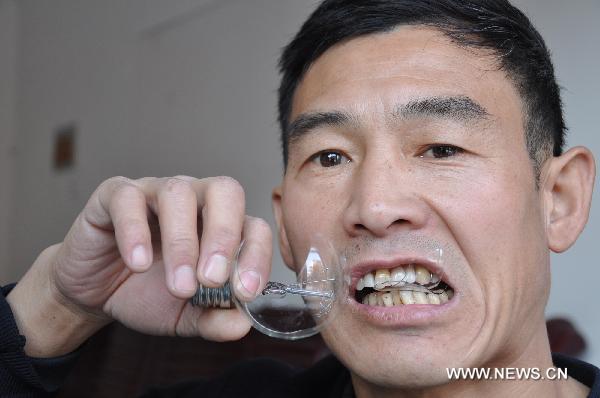 Chinese Stuntman Eating Light Bulbs | Unbelievable Pictures | Most ...