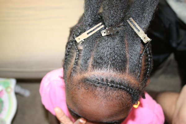 Keep Me Curly!: V's Criss-Cross Cornrows with a twist!