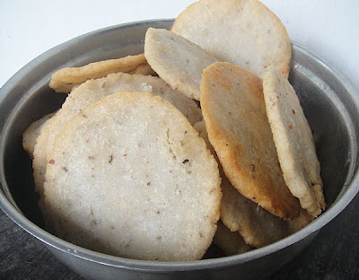 Sizzling Indian Recipes.....: Pathiri - Kannur Style