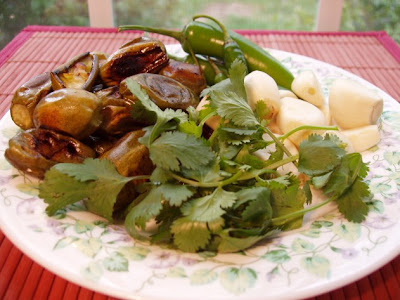 Sizzling Indian Recipes.....: Garlic and Cilantro flavored Parwal ...