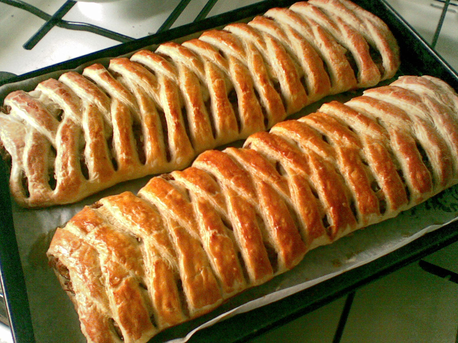 Bucataria mea: STRUDEL CU MAR