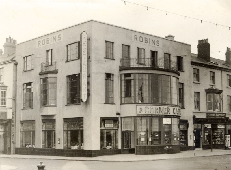 Rhyl Life: ROBINS CORNER CAFE #1