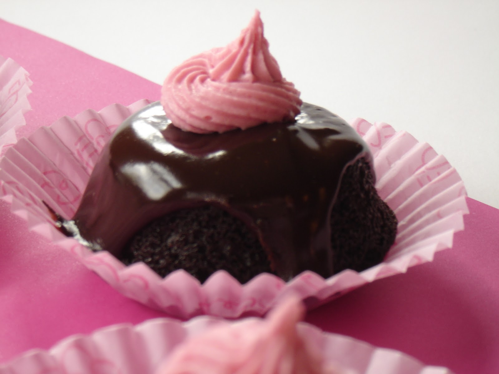perpetually pastries: Chocolate-Raspberry Mini Cakes