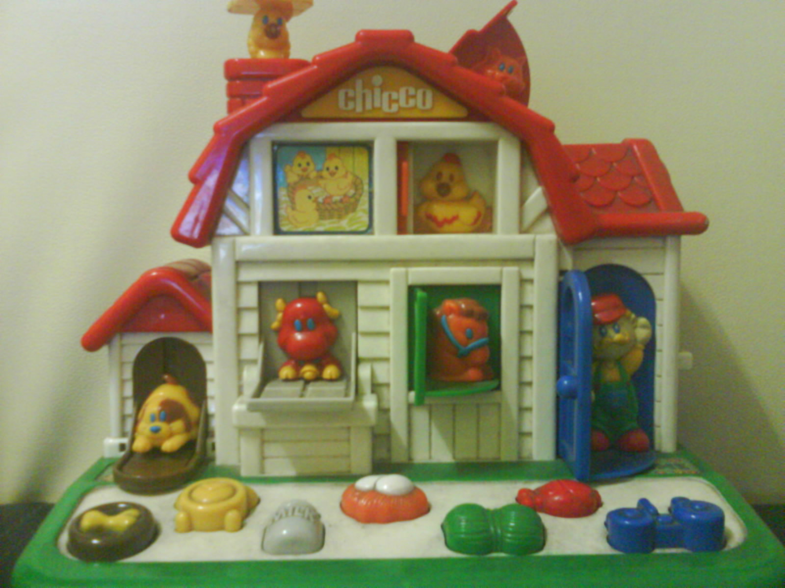Qistina Store: Chicco Farm Toy