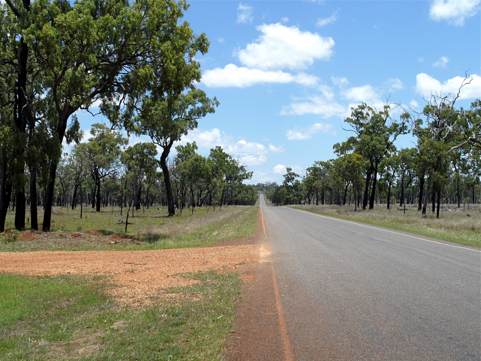 Avan Touring in Australia: Lynd Junction, Fletcher Creek, Belyando Crossing