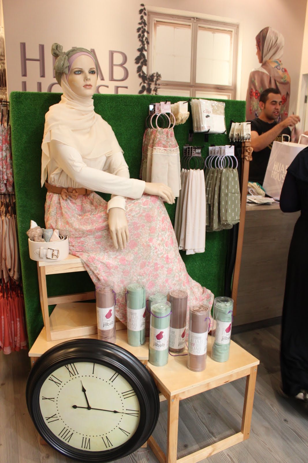 Muslim Street Fashion: Hijab House's new looks!