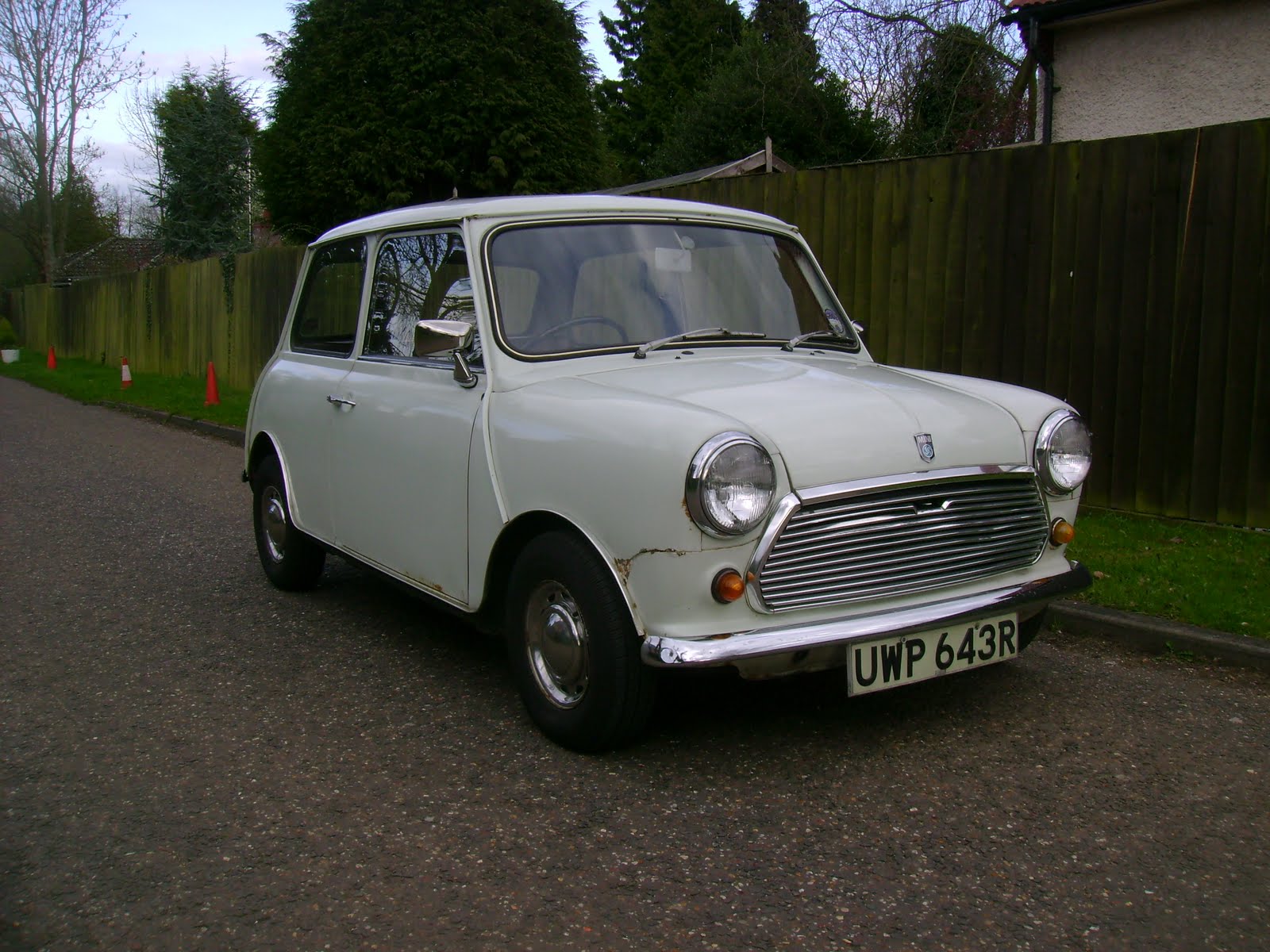 The Brazilian Job: Mini 4 - 1976 Leyland 850 in White