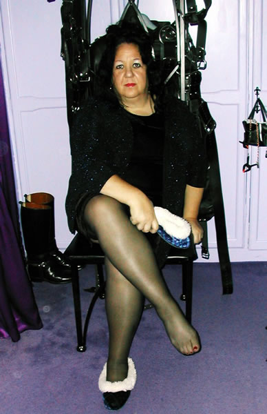 F M Spanking Stern Looking Women And Anticipation