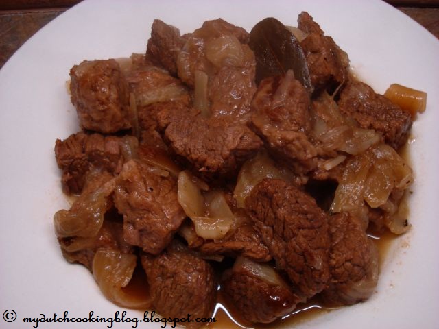 The Dutch Table: Hachee (Dutch Stewed beef)