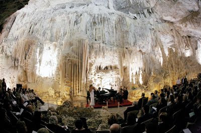 S†MoN®: The Jeita Grotto