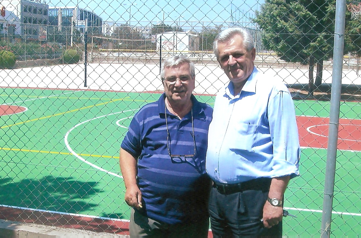 ΜΑΖΙ ΣΤΑ ΝΟΤΙΑ: ΕΝΑ ΝΕΟ ΓΗΠΕΔΟ ΜΠΑΣΚΕΤ ΣΤΟ 5ο ΓΥΜΝΑΣΙΟ ΗΛΙΟΥΠΟΛΗΣ