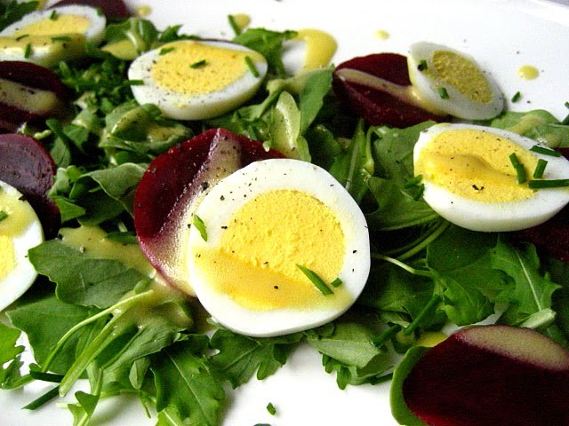 What's for Lunch? Beet & Egg Salad on Arugula