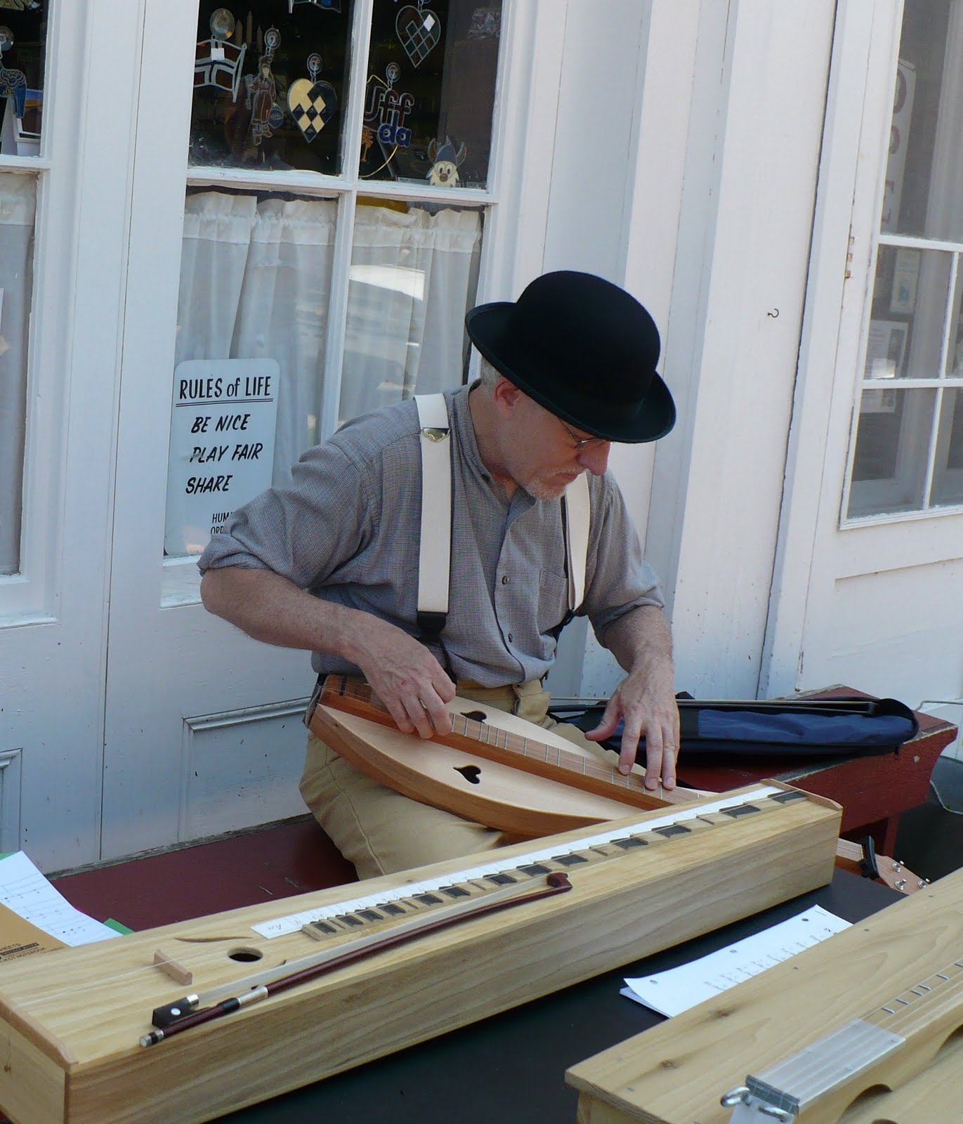 Hogfiddle: Dulcimer and psalmodikon at Bishop Hill