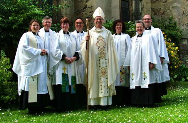 ANGLICANOS ESPAÑOLES: La Sucesión Apostolica de la Iglesia Anglicana