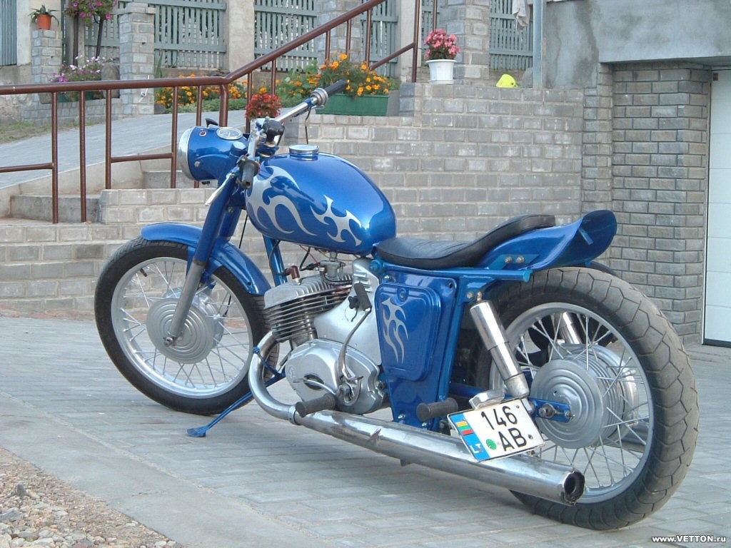 O lume in imagini de amator: Motociclete la care se viseaza