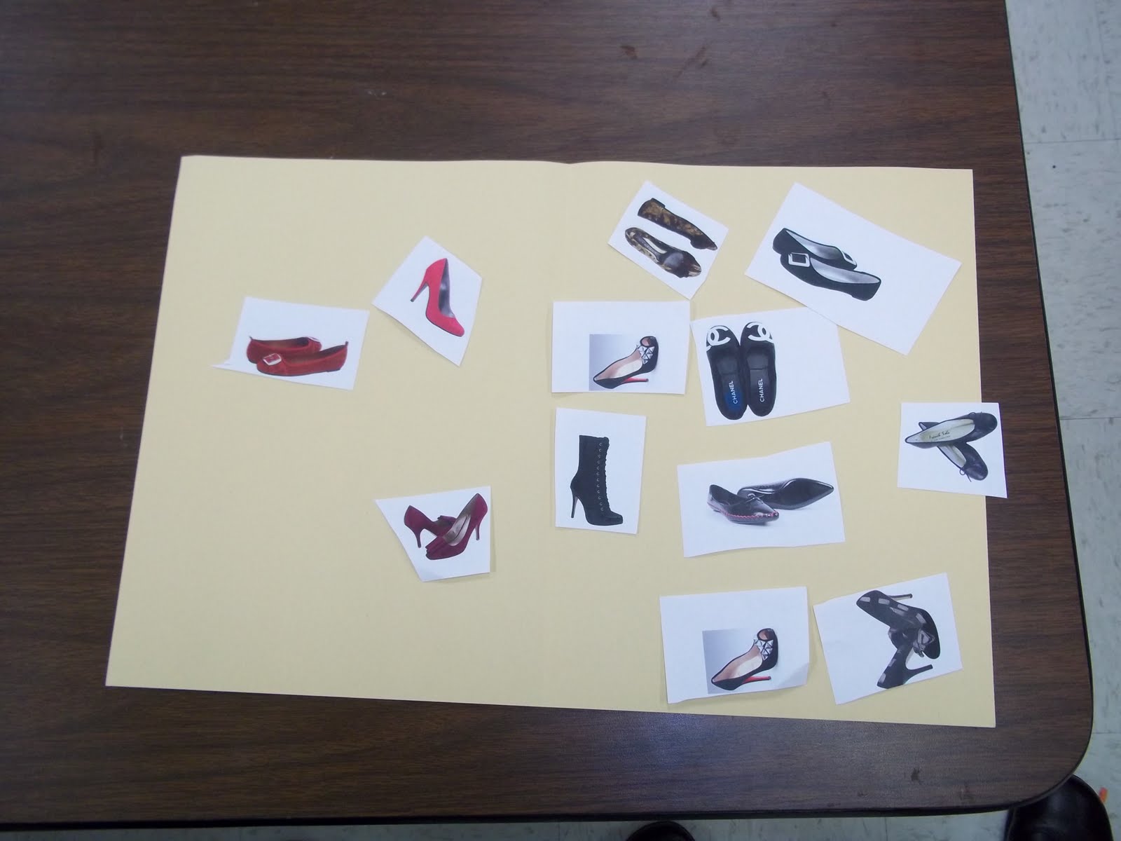 Mrs. Wood's Kindergarten Class: Shoe Sorting