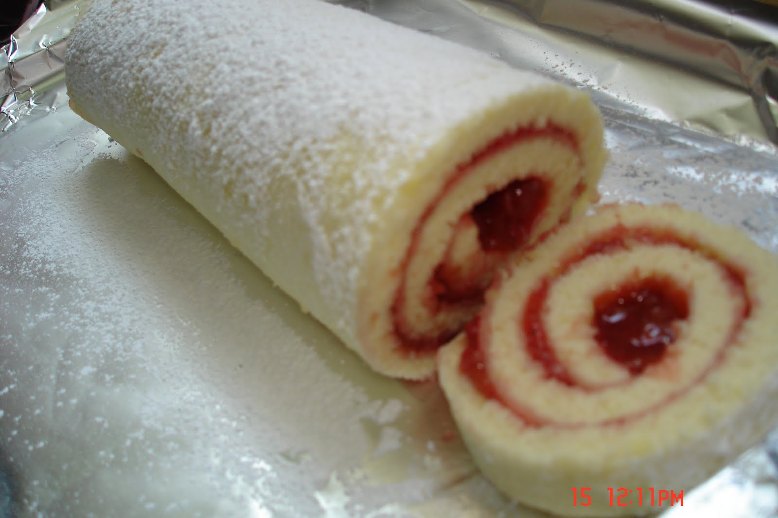 Le carnet gourmand de Simone: Gâteau roulé ,fraises-rhubarbes