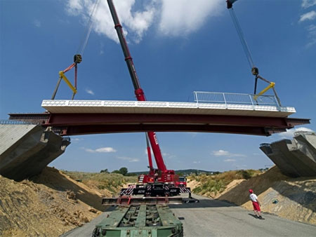 building New Worlds: The first plastic bridge in the world