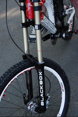 Ride Lite Webzine: Rock Shox Boxxer