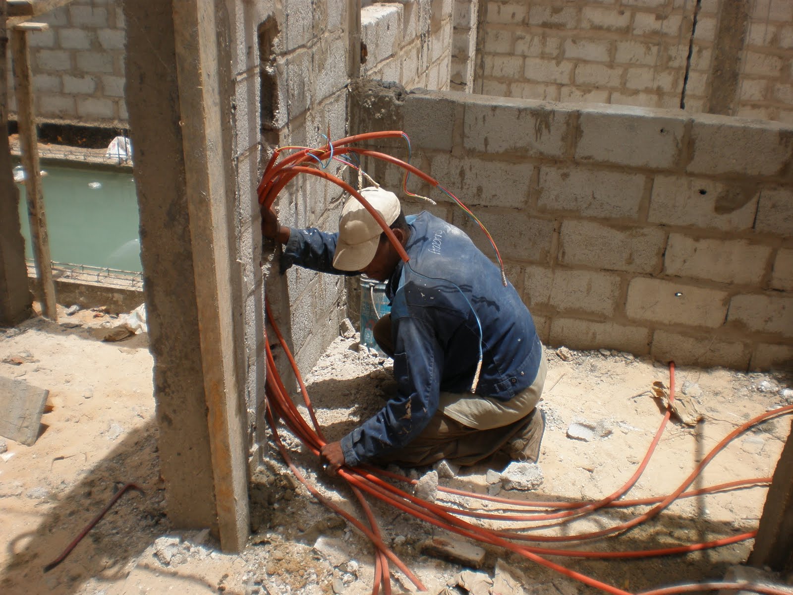 Amopro( Atelier Mobil....): Installation de Batiment