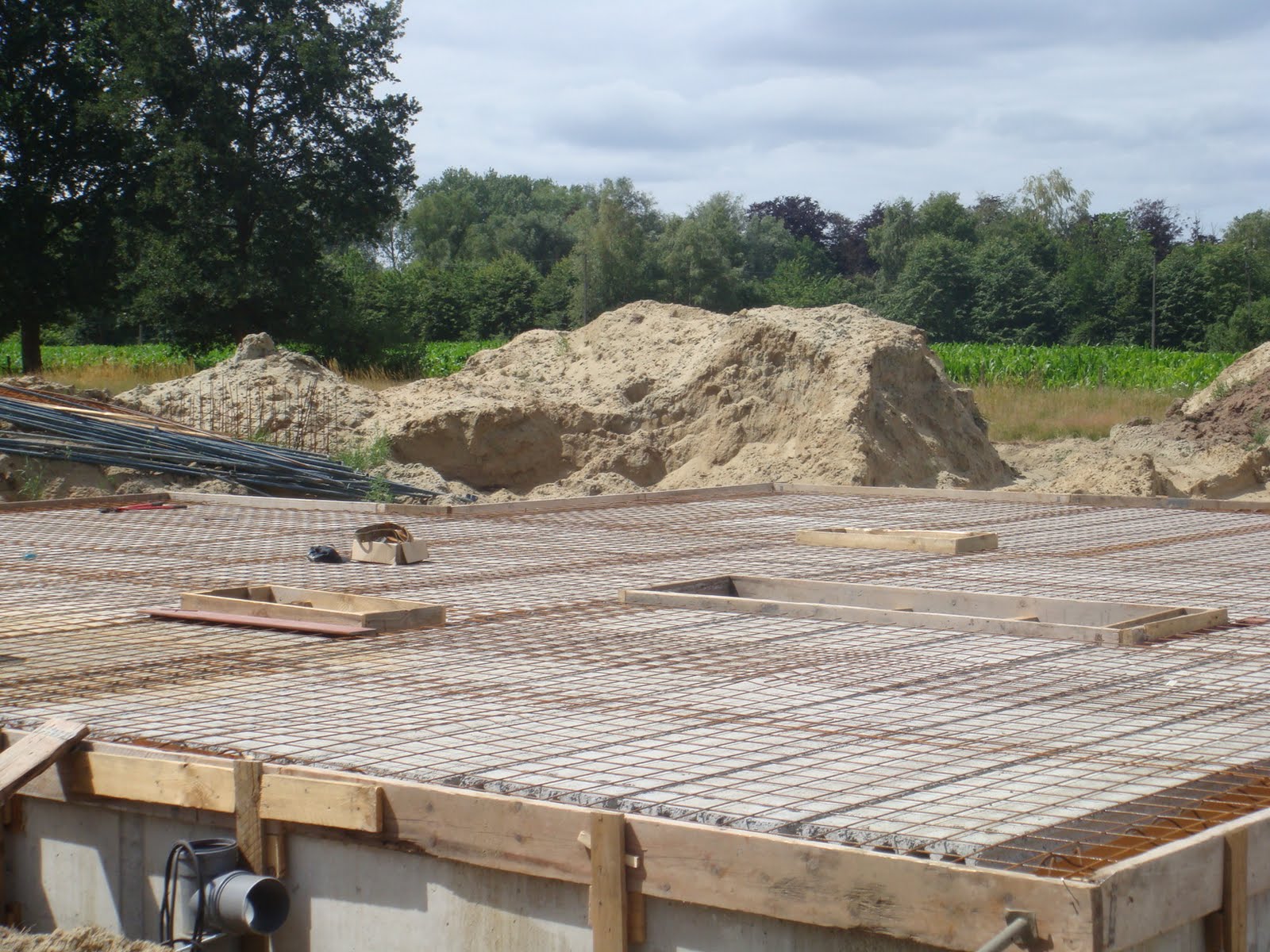 kattebolleke: Druklaag beton op de kelderwelfsels