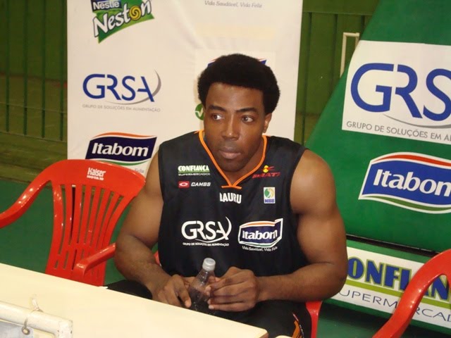 Dentro do Garrafão - Tudo sobre o verdadeiro basquete nacional: Pivô ...