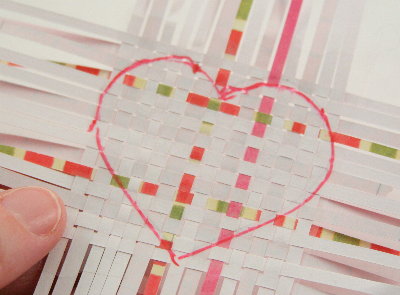 Childmade Tutorials: Weaving Paper Hearts