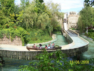 A Drop of Water in the Sea: Chessington World of Adventures + Zoo + Sea ...