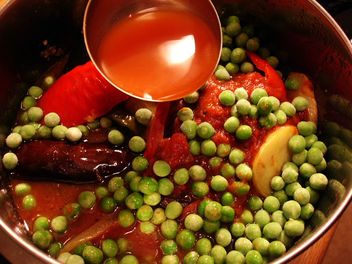 libyan food: Libyan Couscous with Fish: Kusksi bil Hoot كسكس بالسمك على ...