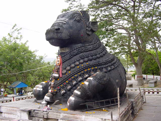 ॐ Hindu Slokas Blog ॐ: Nandhi Ashtottaram