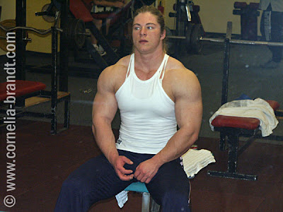 The Bigger the Better - Female Bodyduilders: Cornelia Brandt